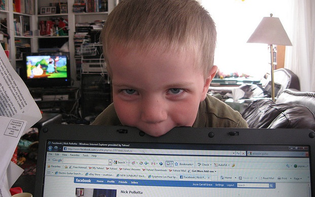 Do You Eat In Front Of The Computer? - Green Prophet