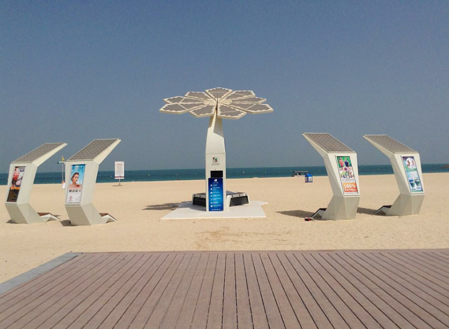 Suntan around these badass solar palm trees in... Dubai! - Green Prophet
