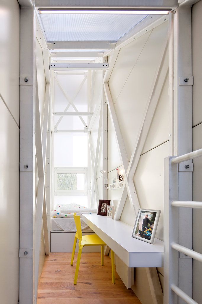Keret House: The World's Thinnest, Most Insane House is Now Open ...