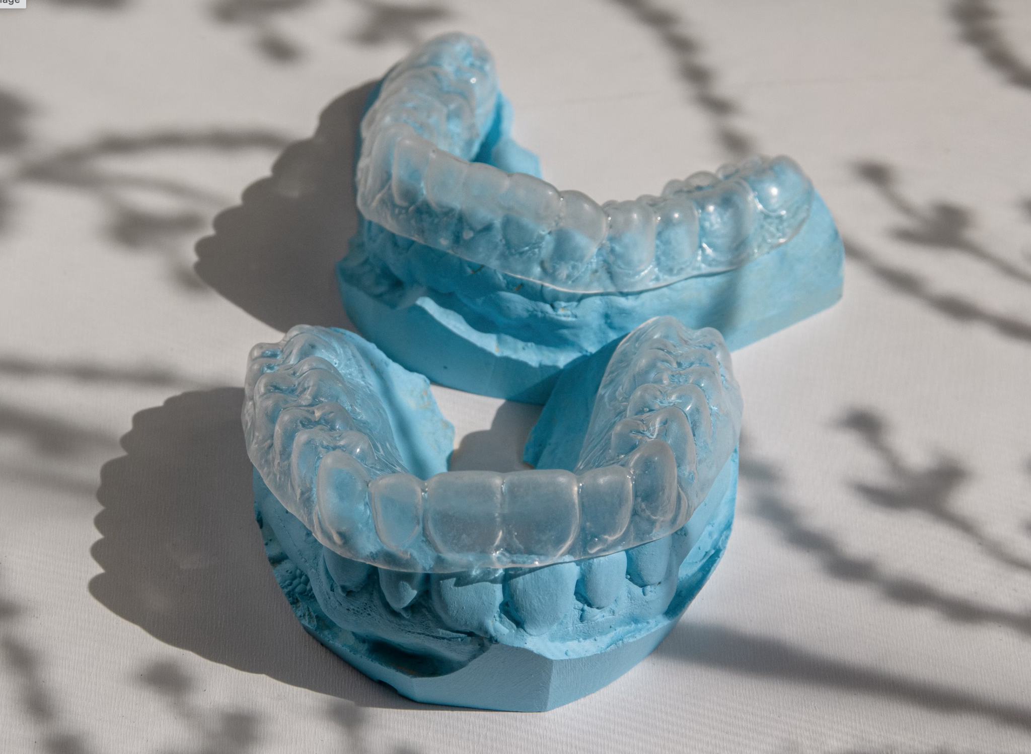 Chewing gum releases thousands of bits of microplastics in your mouth ...