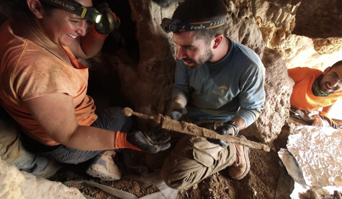 Ancient Roman swords found in Dead Sea area caves - Green Prophet