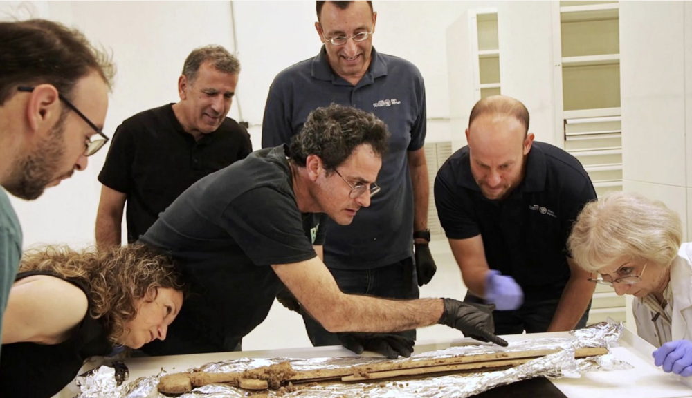 Ancient Roman swords found in Dead Sea area caves - Green Prophet