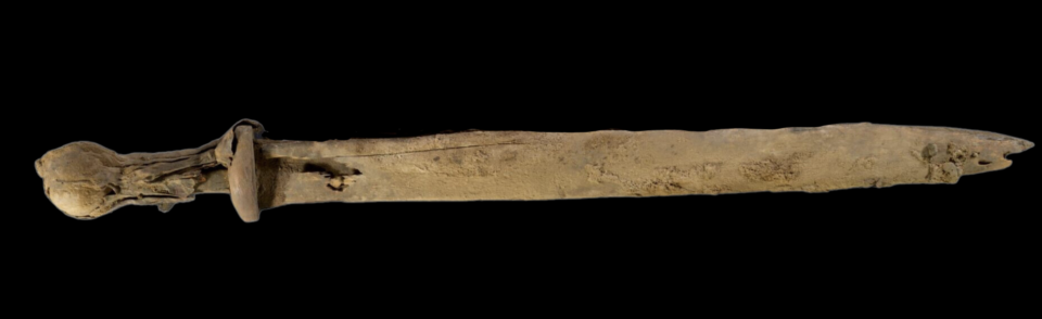 Ancient Roman swords found in Dead Sea area caves - Green Prophet