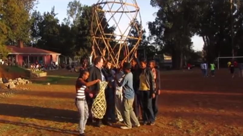 Bamboo Warka Water towers pull drinking water out of thin air - Green ...